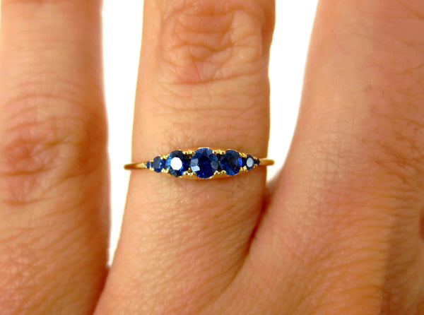 Seven-Stone Graduated Blue Sapphire Ring in 18K Yellow Gold - 0.31cts ...